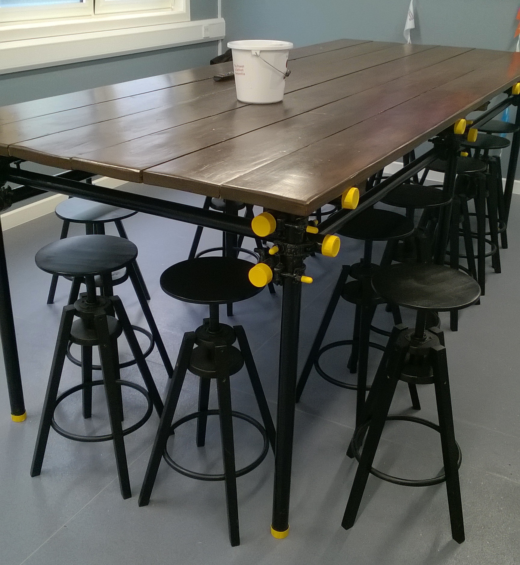 » Reused scaffold standing tables encouraging flexible healthy working ...